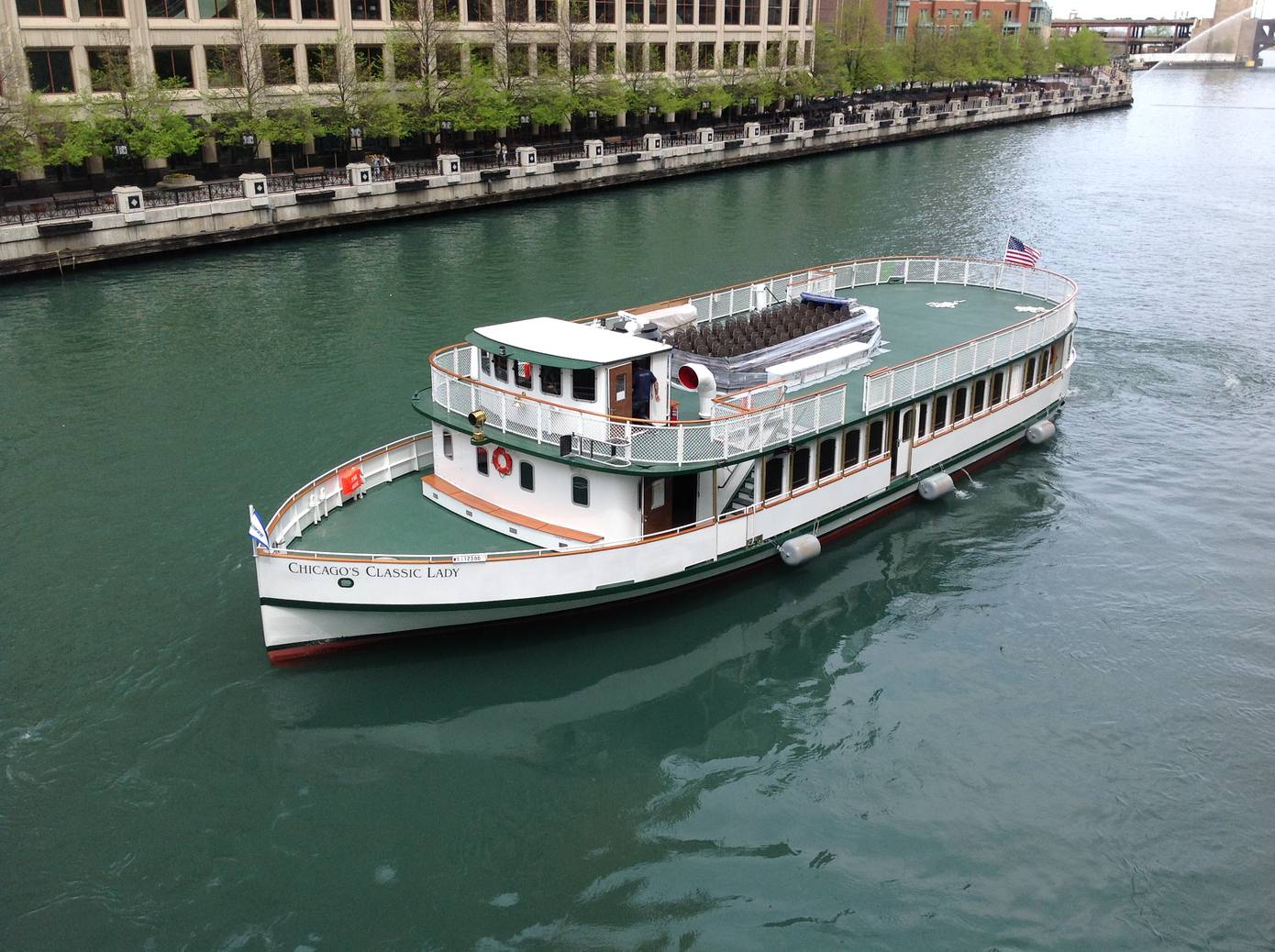 CHICAGO'S CLASSIC LADY| Commercial Vessel - Burger Boat Company